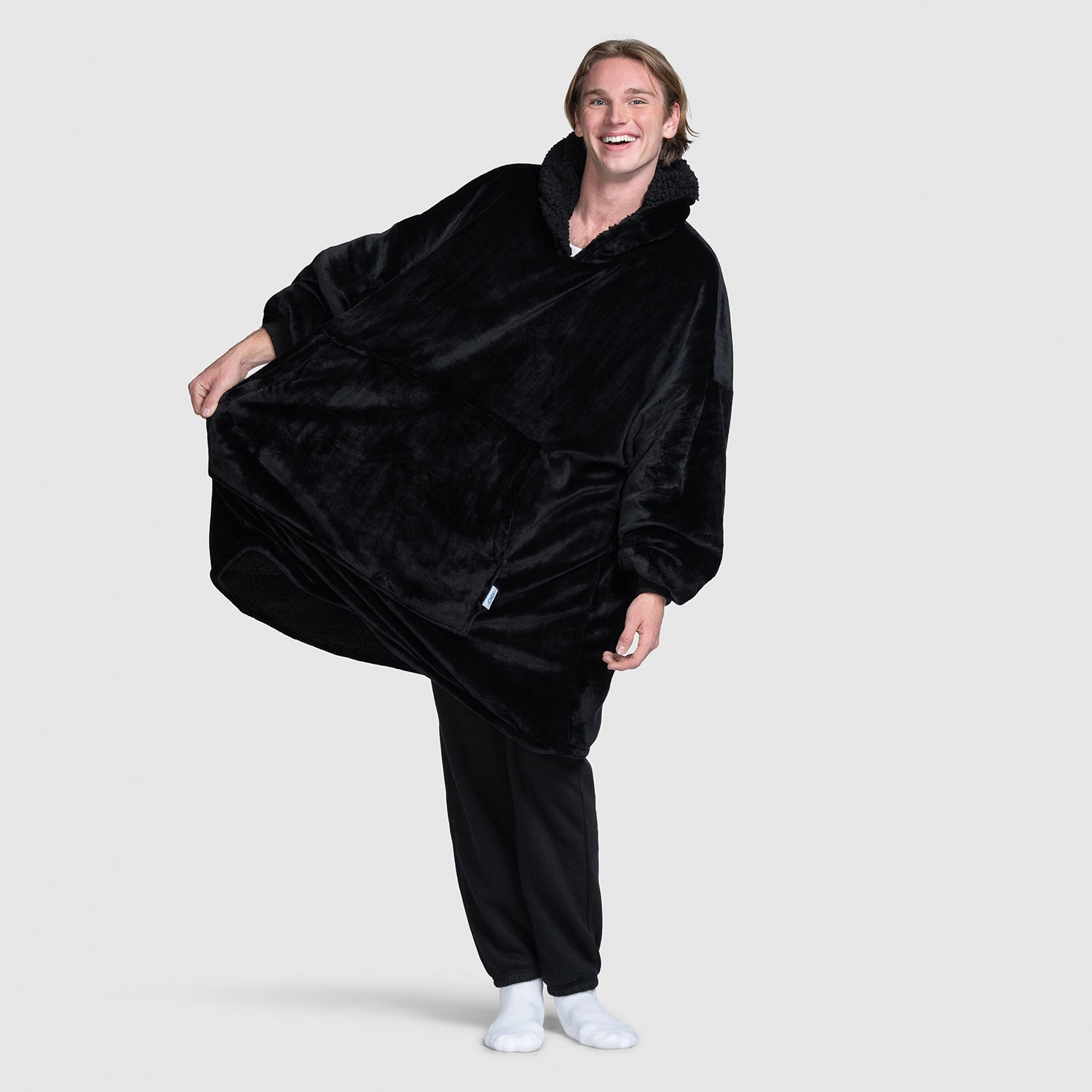 All Black Oodie – The Oodie USA