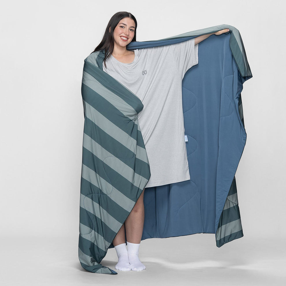 Green/Navy StripeCooling Blanket – The Oodie USA